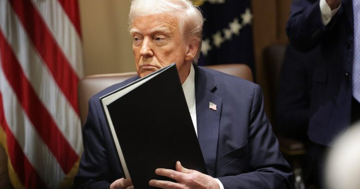 Трамп каже, що у Зеленскього є шанс отримати мир — Karachun