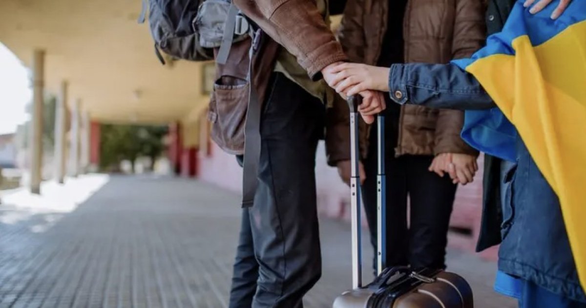 Допомога ВПО 2025 – чи будуть виплачувати, якщо виїхав за кордон — Karachun