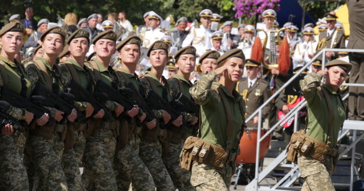 Військовий облік жінок: кому треба стати на нього у 2024 році — Karachun