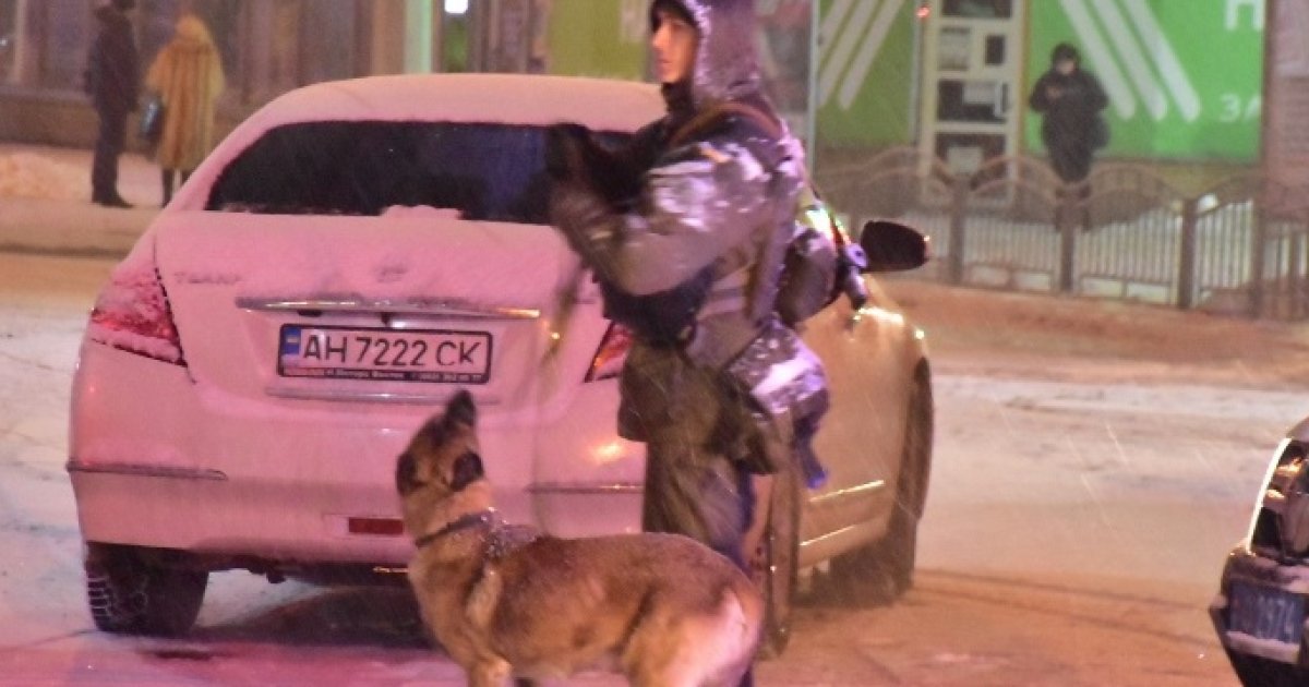 23:10 - центр Славянска по-прежнему перекрыт — Karachun